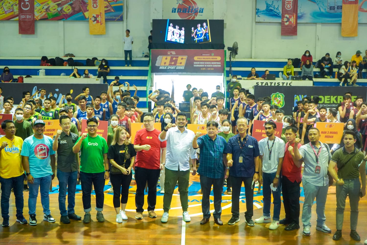 Turnamen Basket Antar SMA di Medan Dibuka - ArmadaBerita.Com