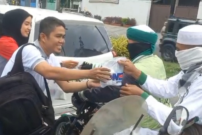 JNE Medan Ajak Wartawan Bagi-bagi Takzil dan Buka Puasa Bersama ...